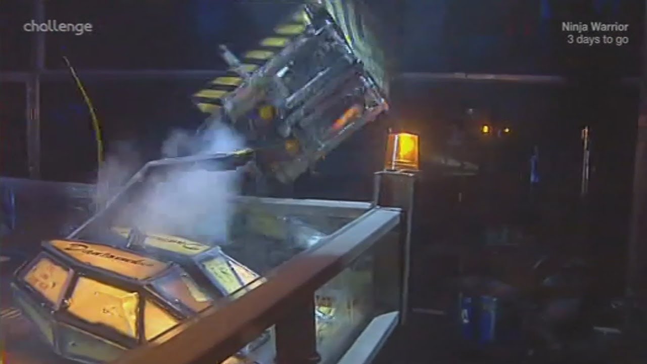 Robot Wars - Dantomkia - All Out of the Arena Flips - YouTube