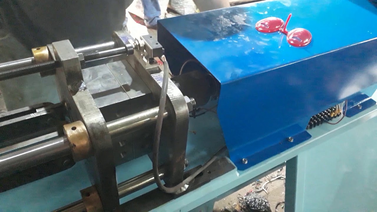Inyectora semiautomatica para el plastico - YouTube