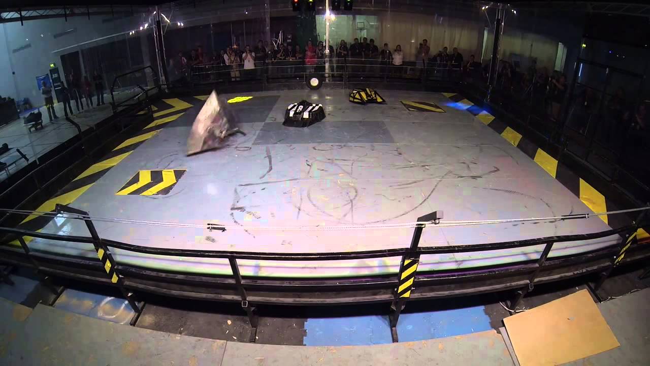 Robots Live European Championships Norwich 2013 Heat D - Terrorhurtz vs ...
