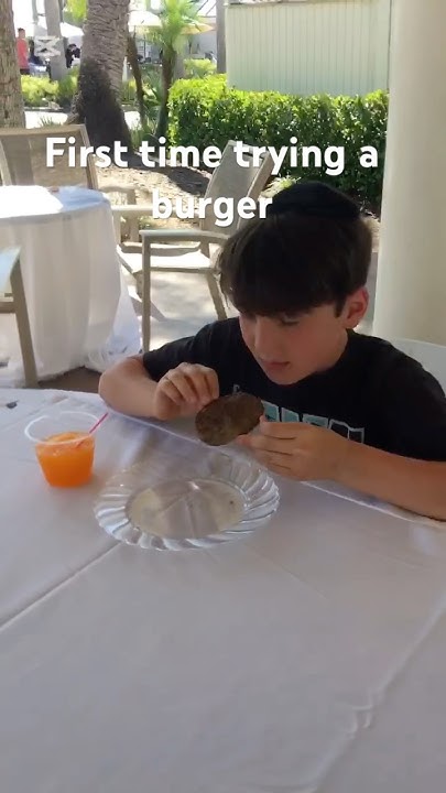 My first time trying burgers - YouTube