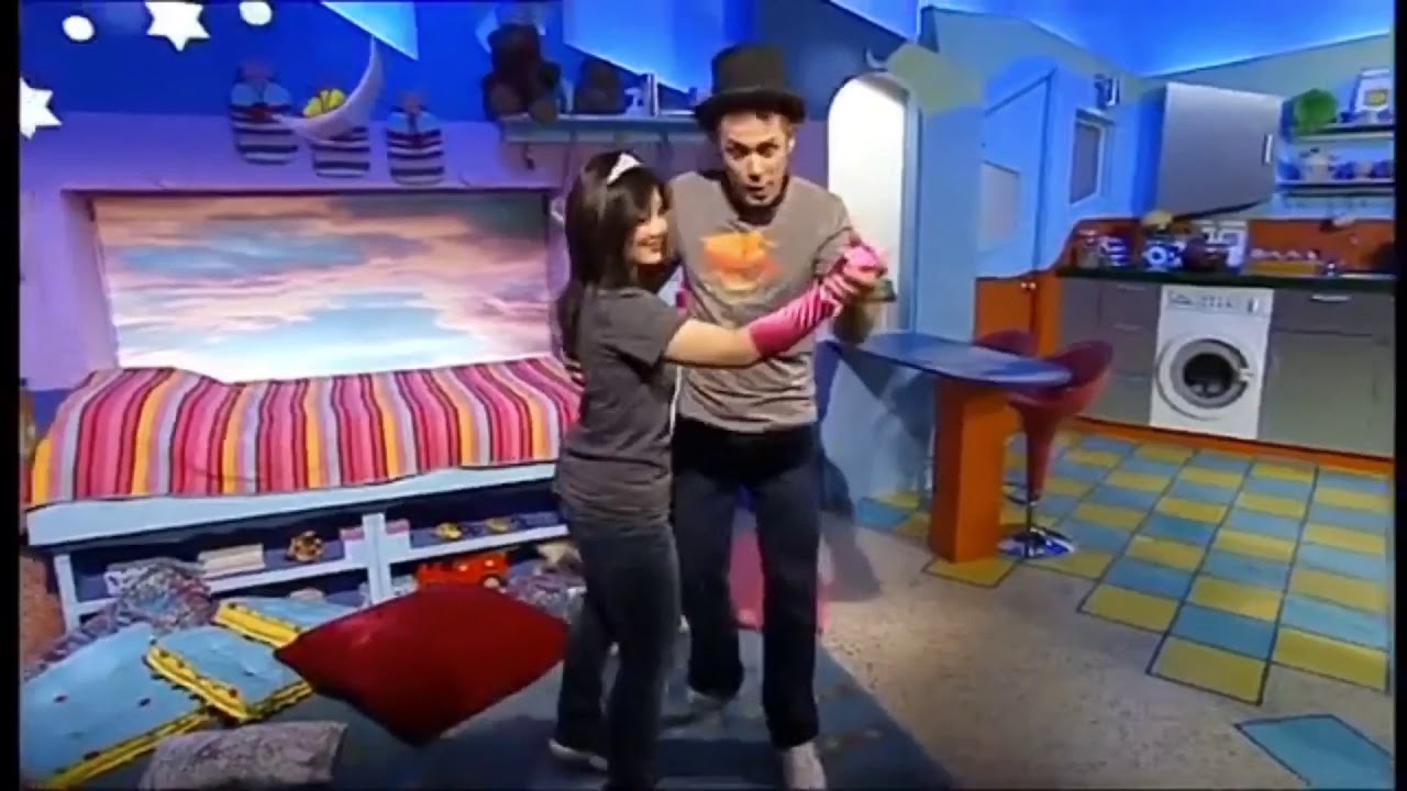 CBeebies Chris and pui (2008) - YouTube