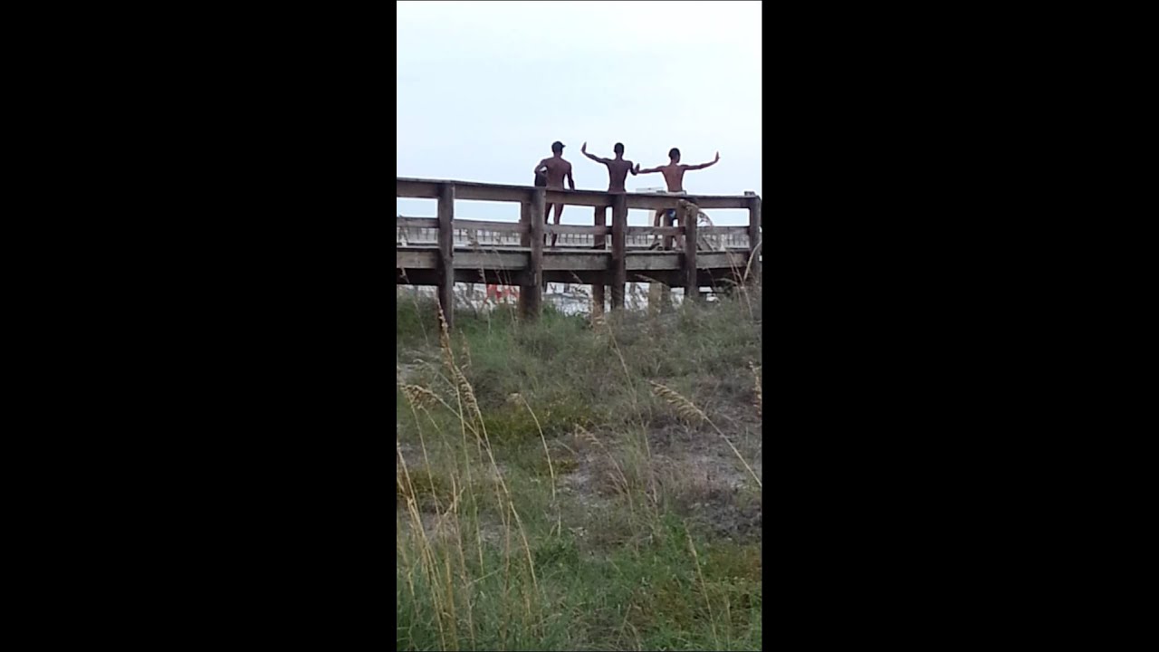 Gay guys dancing in speedos - YouTube