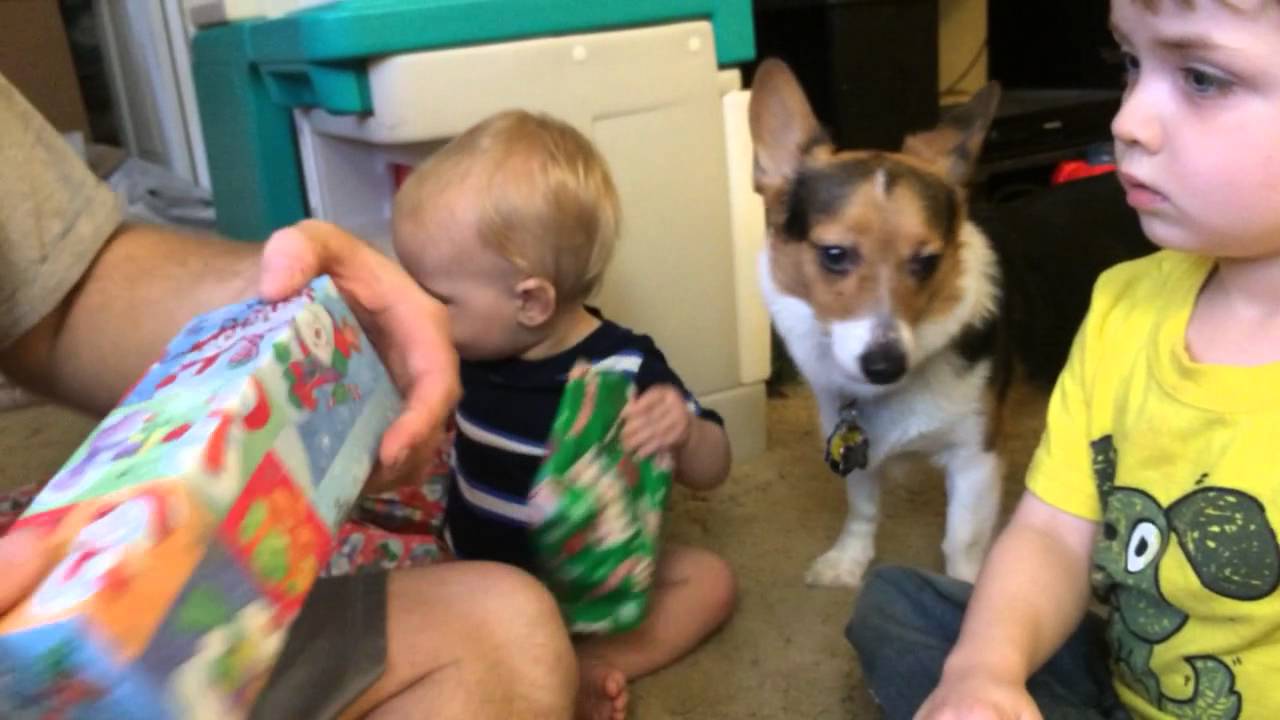 Will a Very Max & Xander Christmas ever end? - YouTube