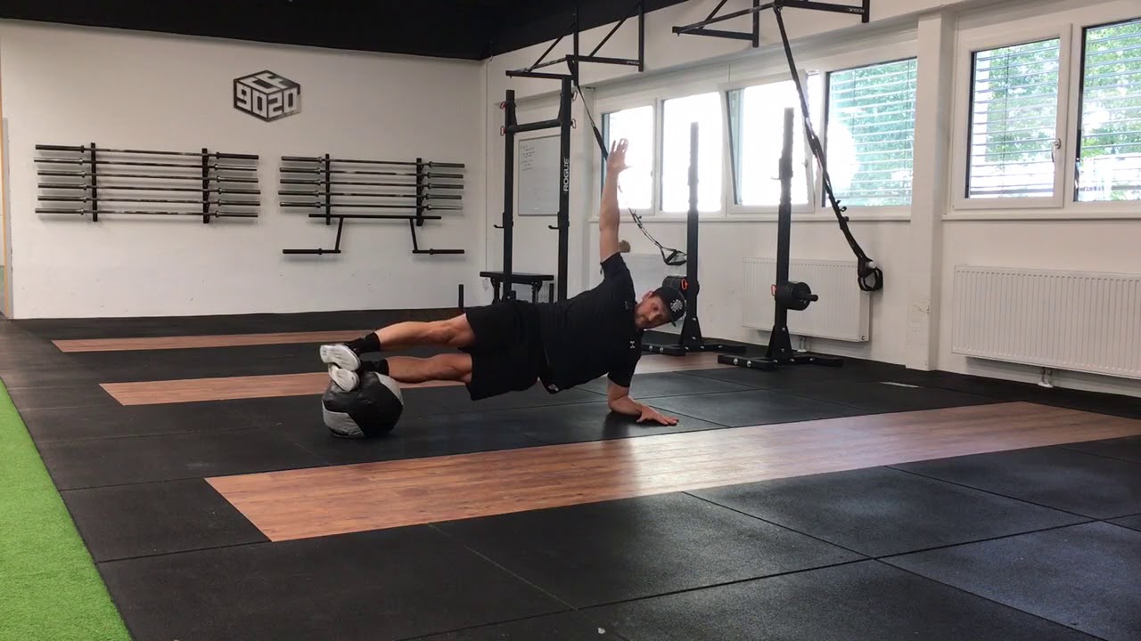 MEDICINE BALL SIDE PLANK WITH HIP DROP - YouTube