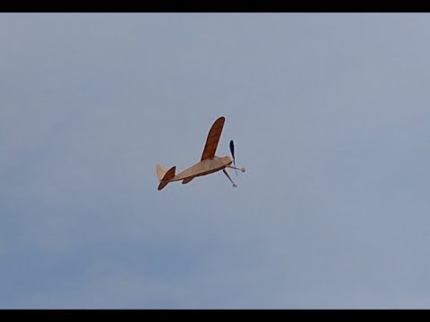 Modelcraft Pacific Ace 30: a good beginner's free flight rubber power ...