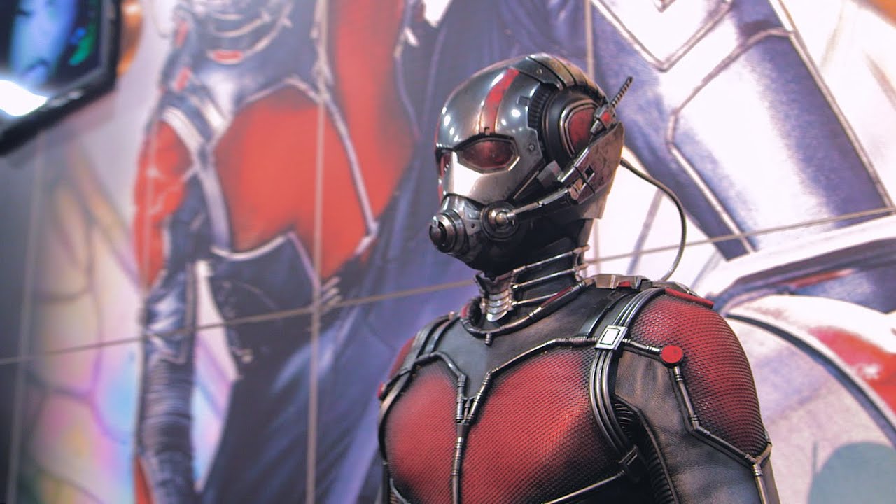 Exclusive: Close Up Look at Ant-Man's Suit | SDCC 2015 - YouTube