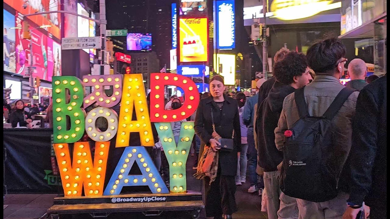 Times Square at Night | NYC Walking Tour - YouTube