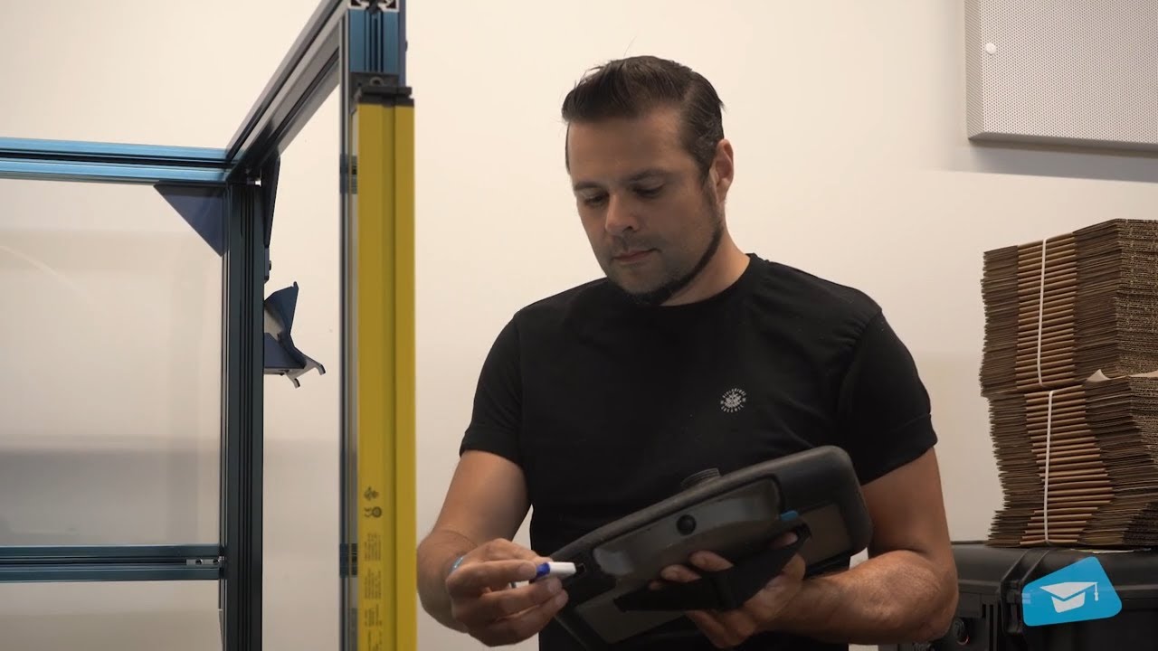 Robot tutorial - Robotiq Screwdriving Solution - Software installation - YouTube