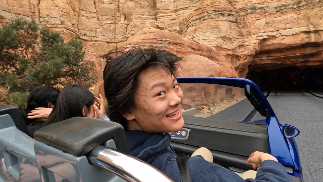 We Took An Exchange Student To Disneyland! - YouTube