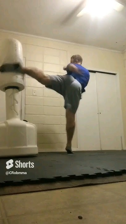 Check the Leg Kick Counter with the Switch Kick Example #shorts #mma # ...