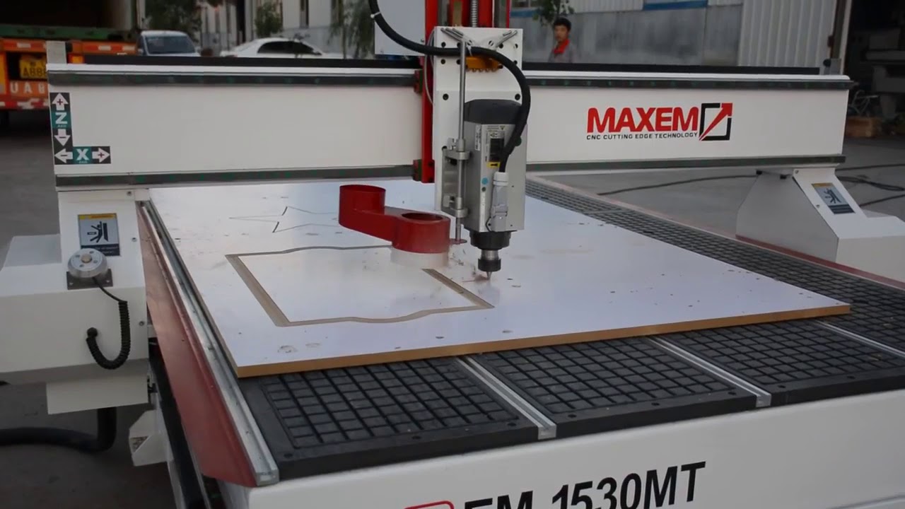 MAXEM CNC Router EM 1530MT - YouTube