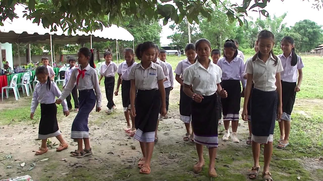라오스 학생들의 환영 춤_Laos student dancing - YouTube