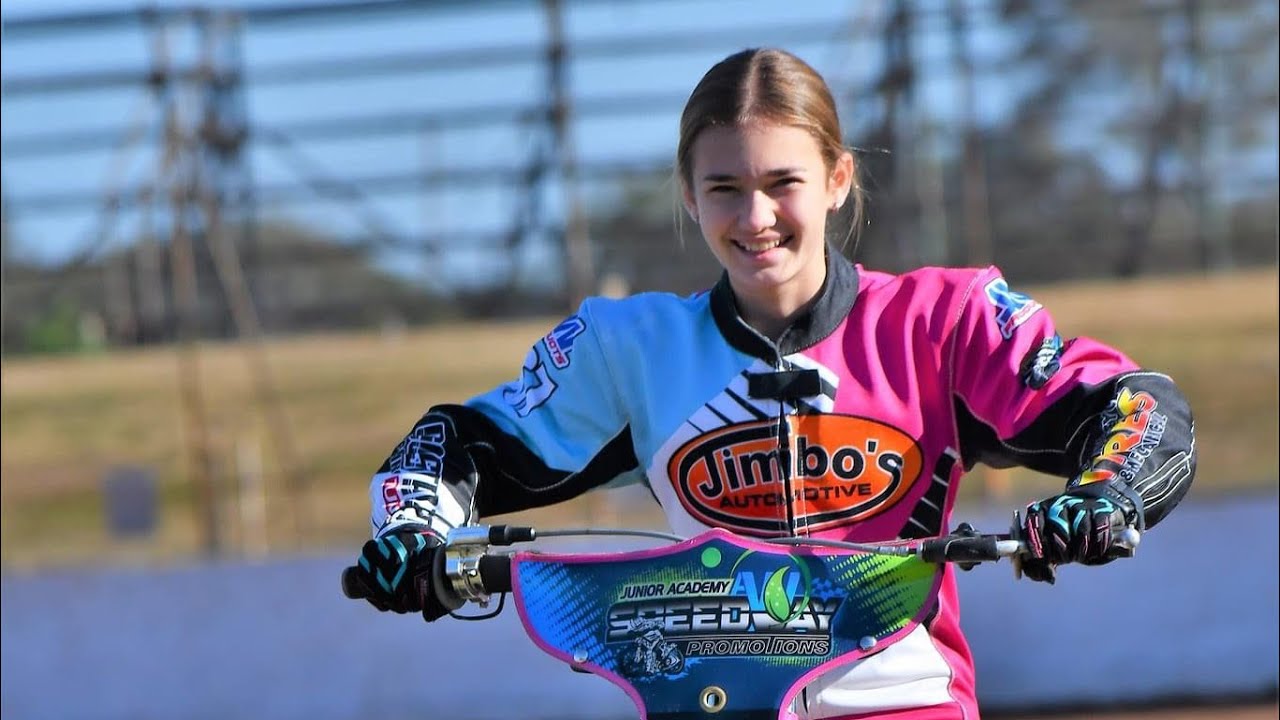 Anika loftus racing - YouTube