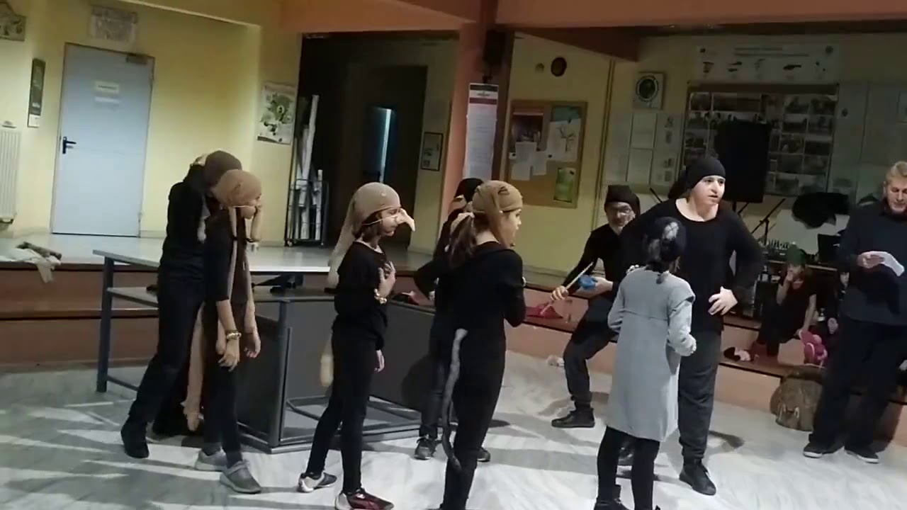 ΧΡΙΣΤΟΥΓΕΝΝΙΑΤΙΚΗ ΠΟΛΙΤΕΙΑ 2019 - ΠΑΡΑΜΥΘΙ ΑΠΟ ΤΗΝ ΙΜΒΡΟ ΜΕΡΟΣ 2 - YouTube