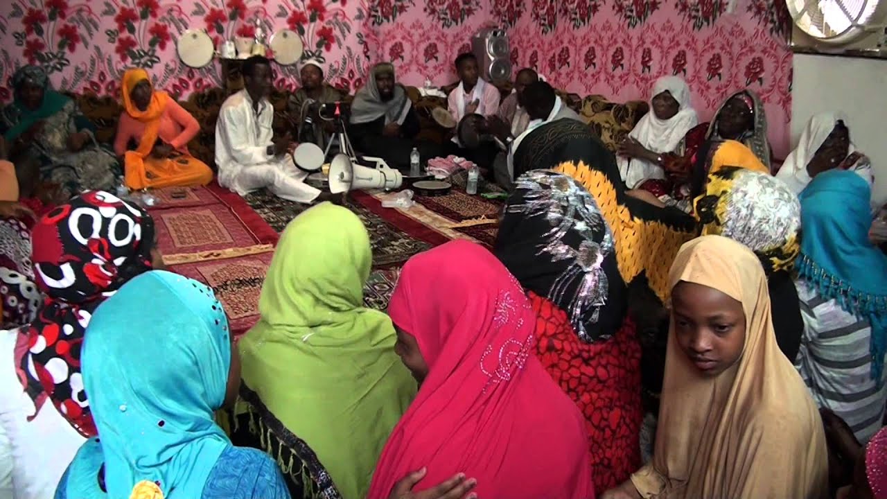 EID MUBARAK SOMALI BANTU DAFF OMAHA 2015 - YouTube