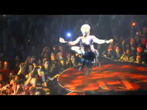 Pink -Try- live Paris Bercy 17/04/2013 - YouTube