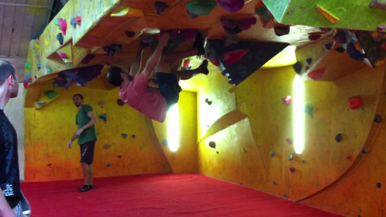 Boulder at the Castle Climbing Centre - V3 - YouTube