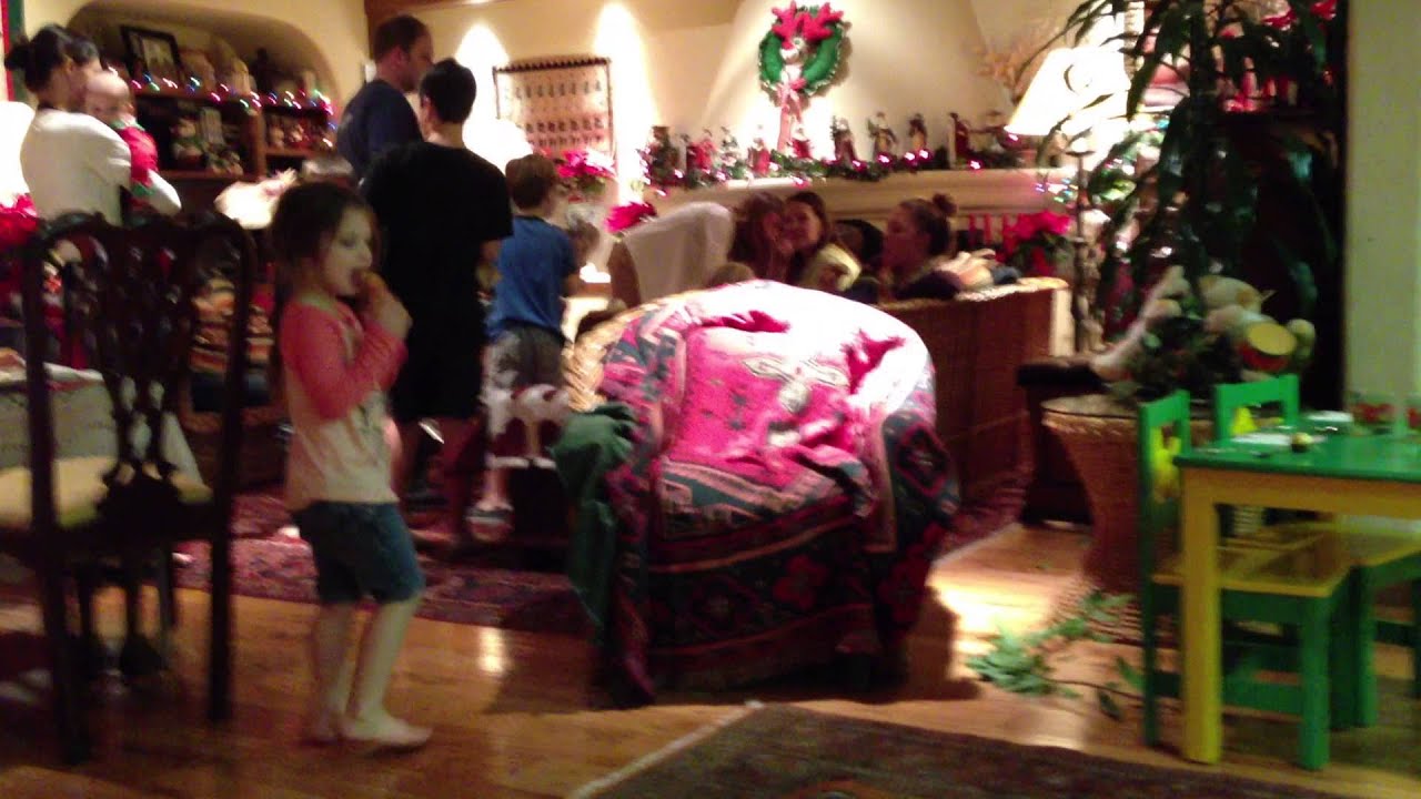 Brady realizes Jojo the Elf just visited the Peerys - YouTube
