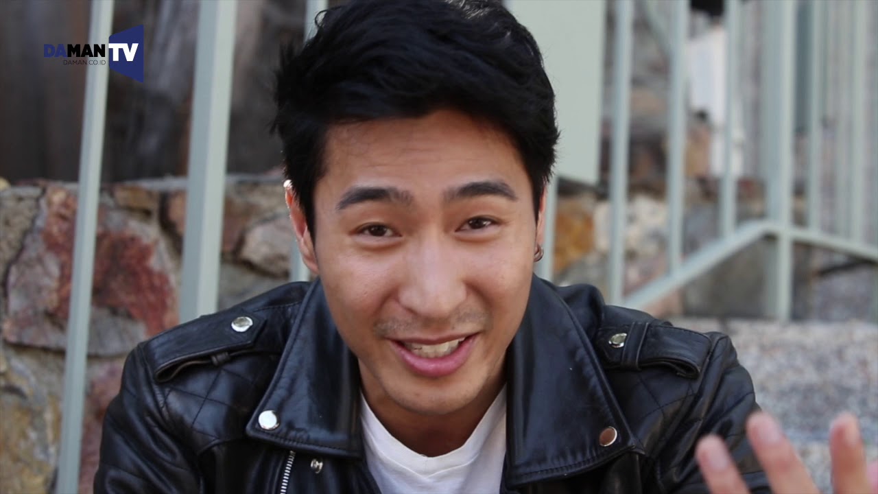 "Crazy Rich Asians" actor Chris Pang talks about his Bali Trip - YouTube