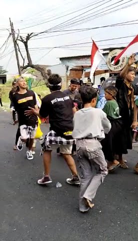 PEMUDA ERTE SIJI PEREI WONG RUWET - YouTube