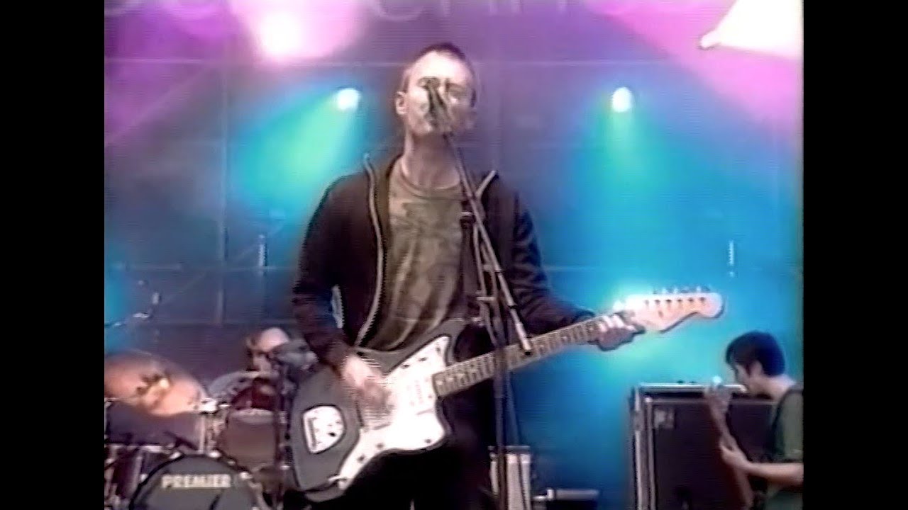 Radiohead - Live in Belfort (July 1997) - YouTube
