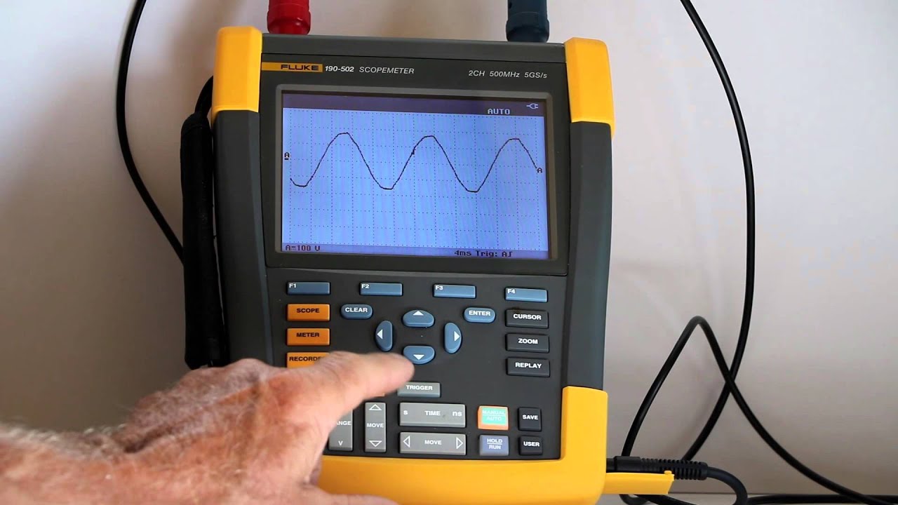 Using the Fluke 190-502 Scopemeter Math Functionality - YouTube