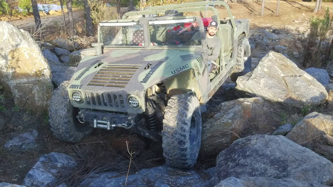 Rock crawling Hummer H1 HMMWV at Boggin on the Plains Auburn Alabama ...