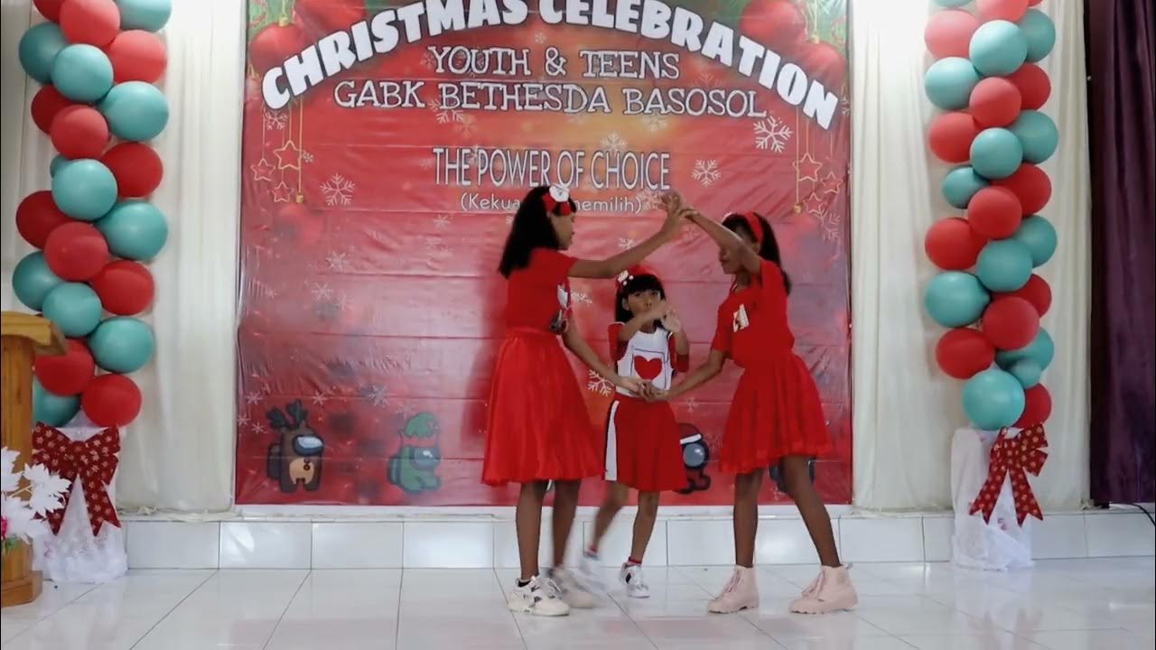 Christmas Dance || Santa Claus is Comin to Town - Mariah Carey - YouTube