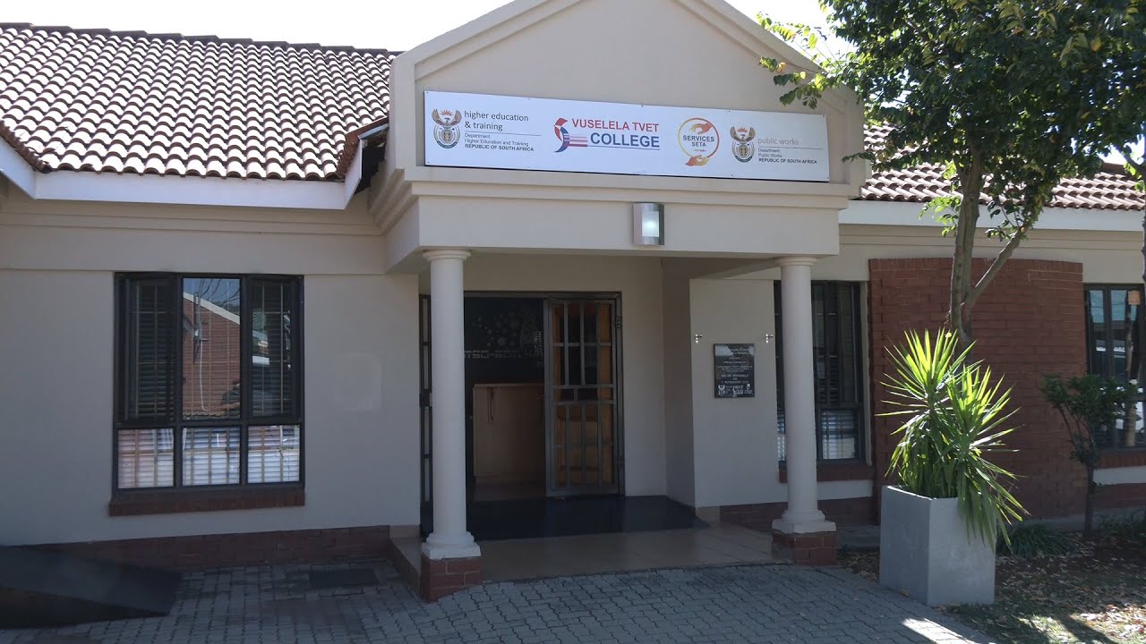Kitso-Botlhale - 4IR Centre of Excellence at Vuselela TVET College ...