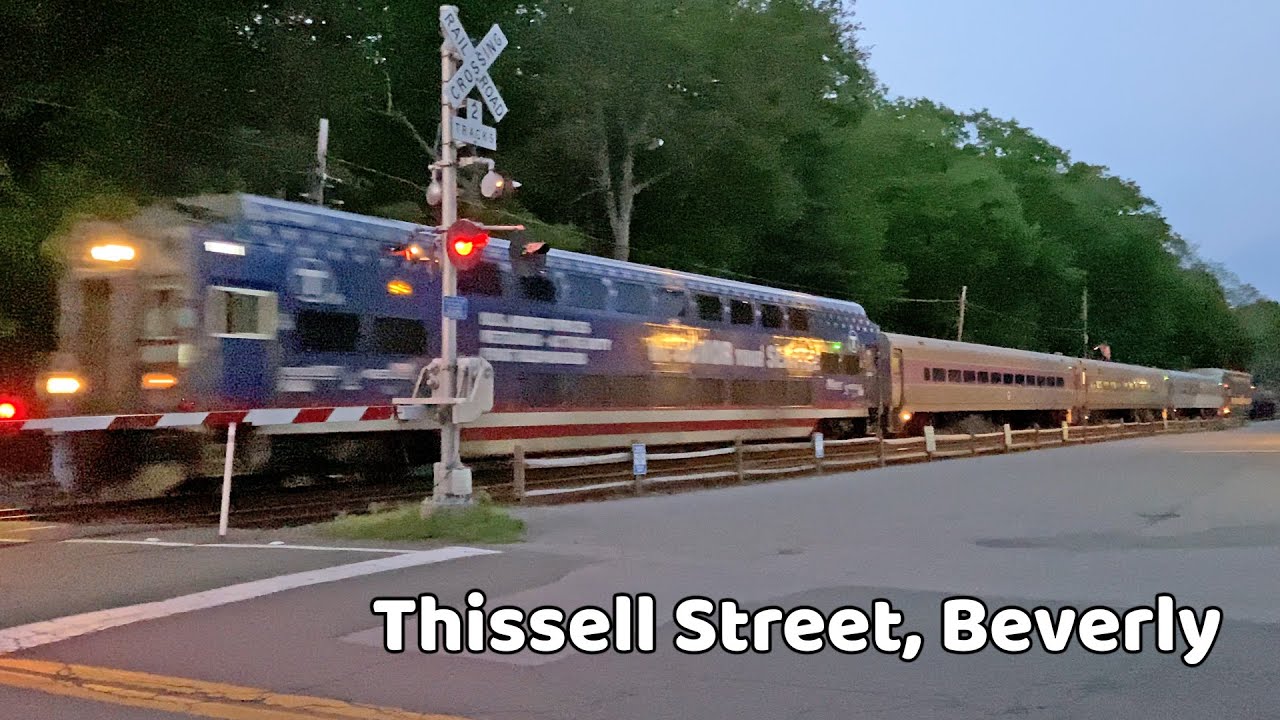 MBTA Crossing Thissell Street, Beverly - YouTube