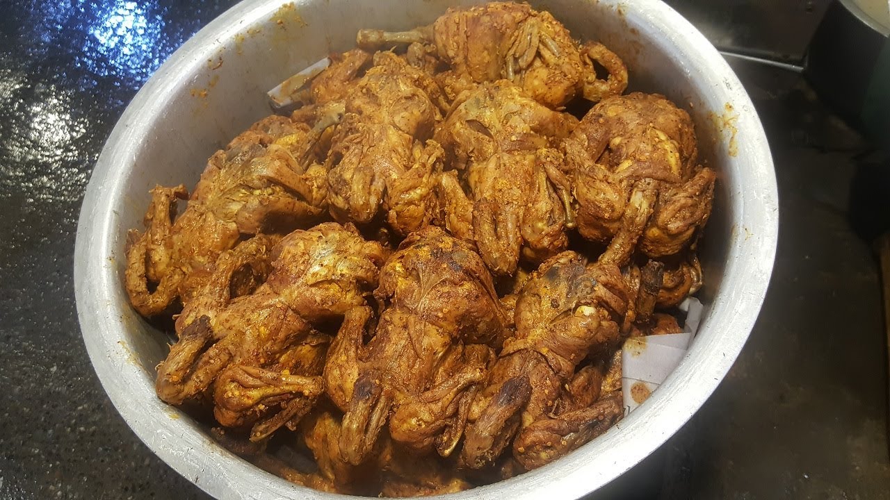 Chicken & fish fry | Qissa Khwani Bazaar Street Food Peshawar - YouTube