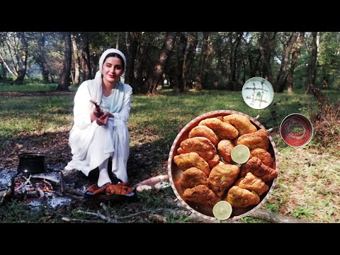 The best Iranian samosas. Delicious Samosa in the village forest (2021 ...