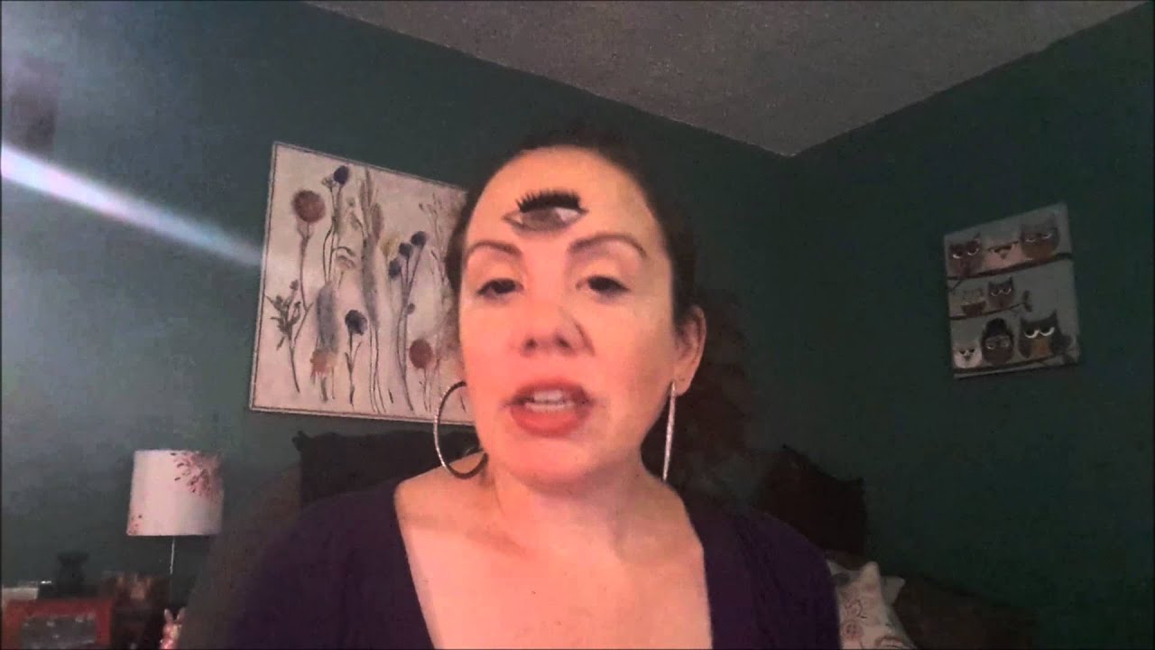 Girl with 3 eyes Lilac Trismoney - YouTube