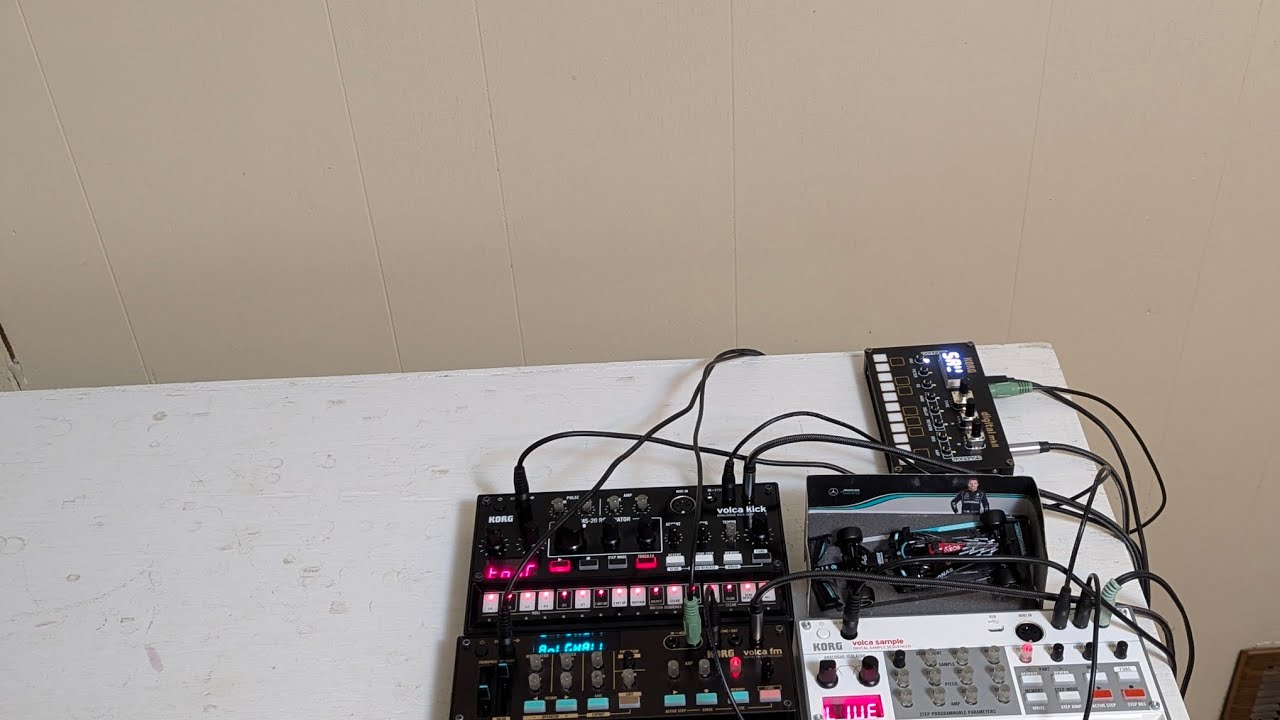 korg nts-1 & Volca sample 2 & Volca fm2 & Volca kick - YouTube