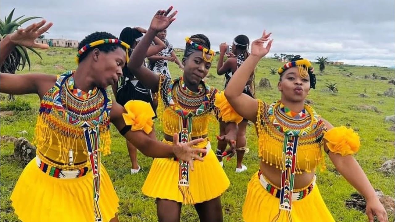 Zulu Girls - Umkhosi womhlanga Dance Festival 🇿🇦 - YouTube