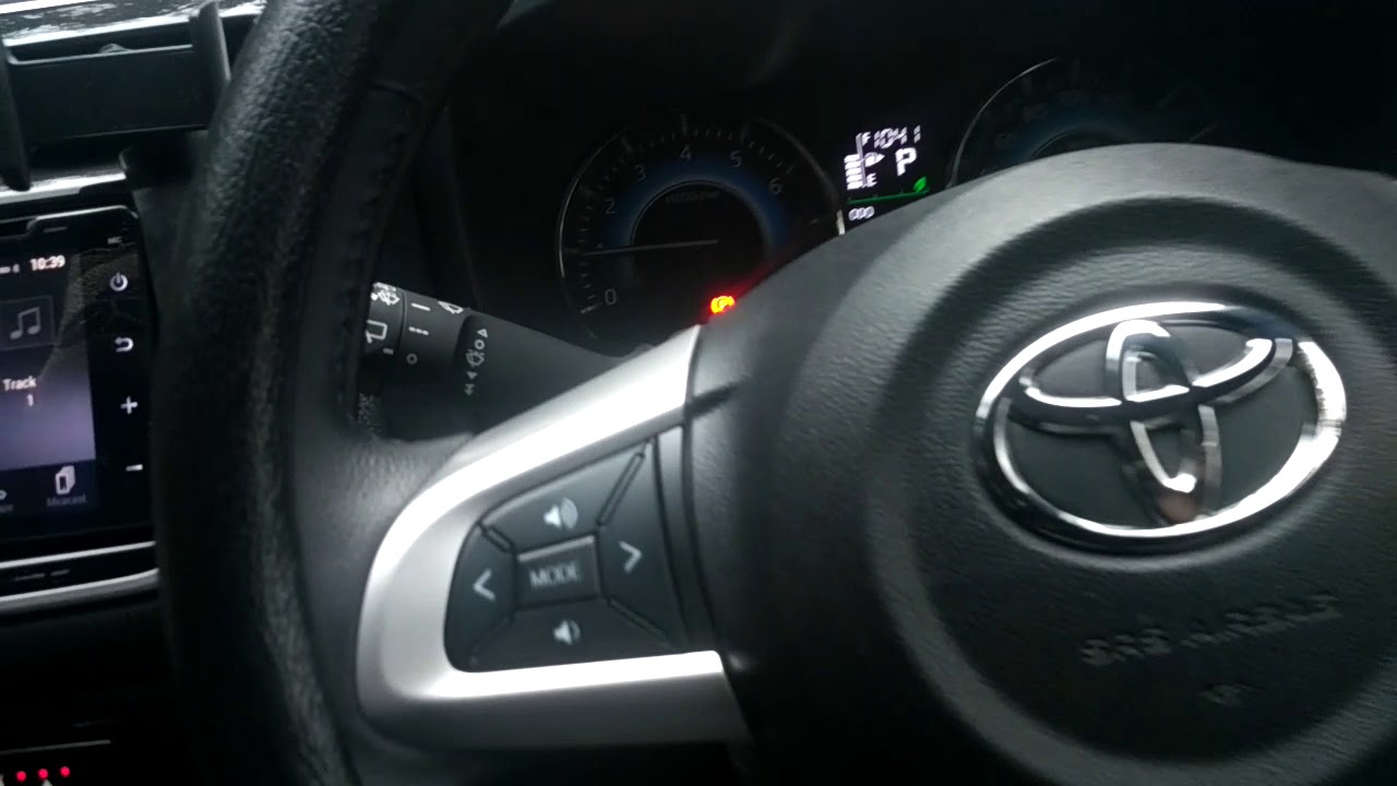 Tutorial cara mengemudikan mobil rush transmisi matic - YouTube