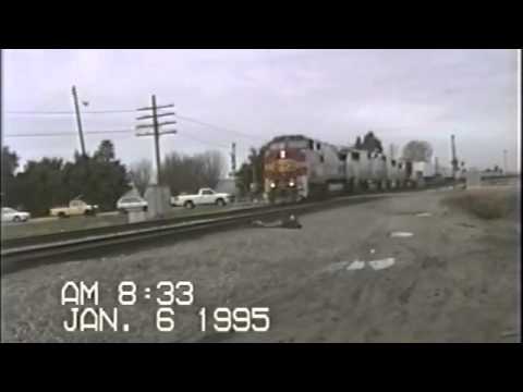 Santa Fe Freight Trains back in January 1995 - YouTube