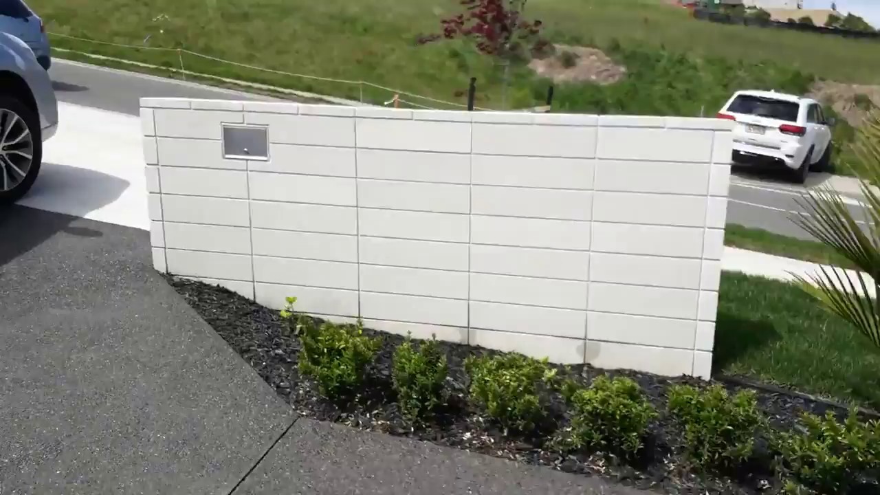 Premier Estate Brick Straight Edge in White Stack Bond & Milano ...