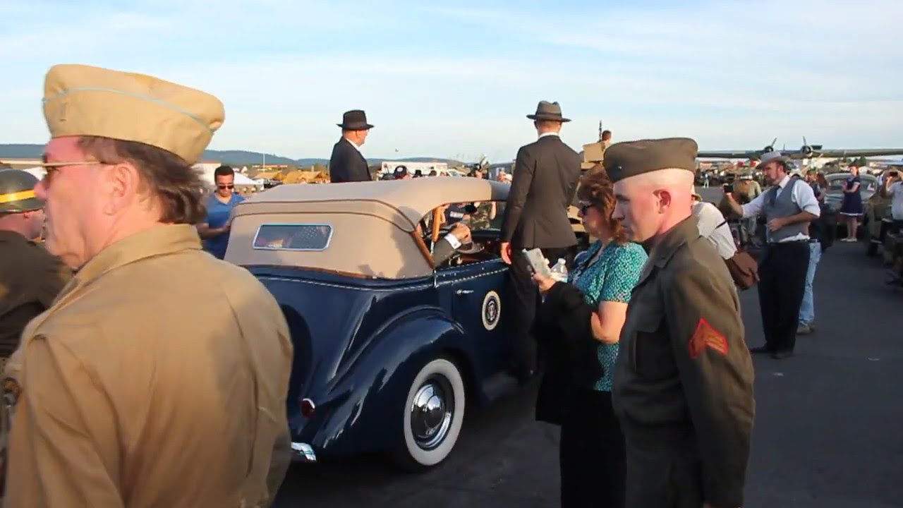 Reading WWII Weekend 2019 - FDR Rolls By as 45th Salutes - YouTube