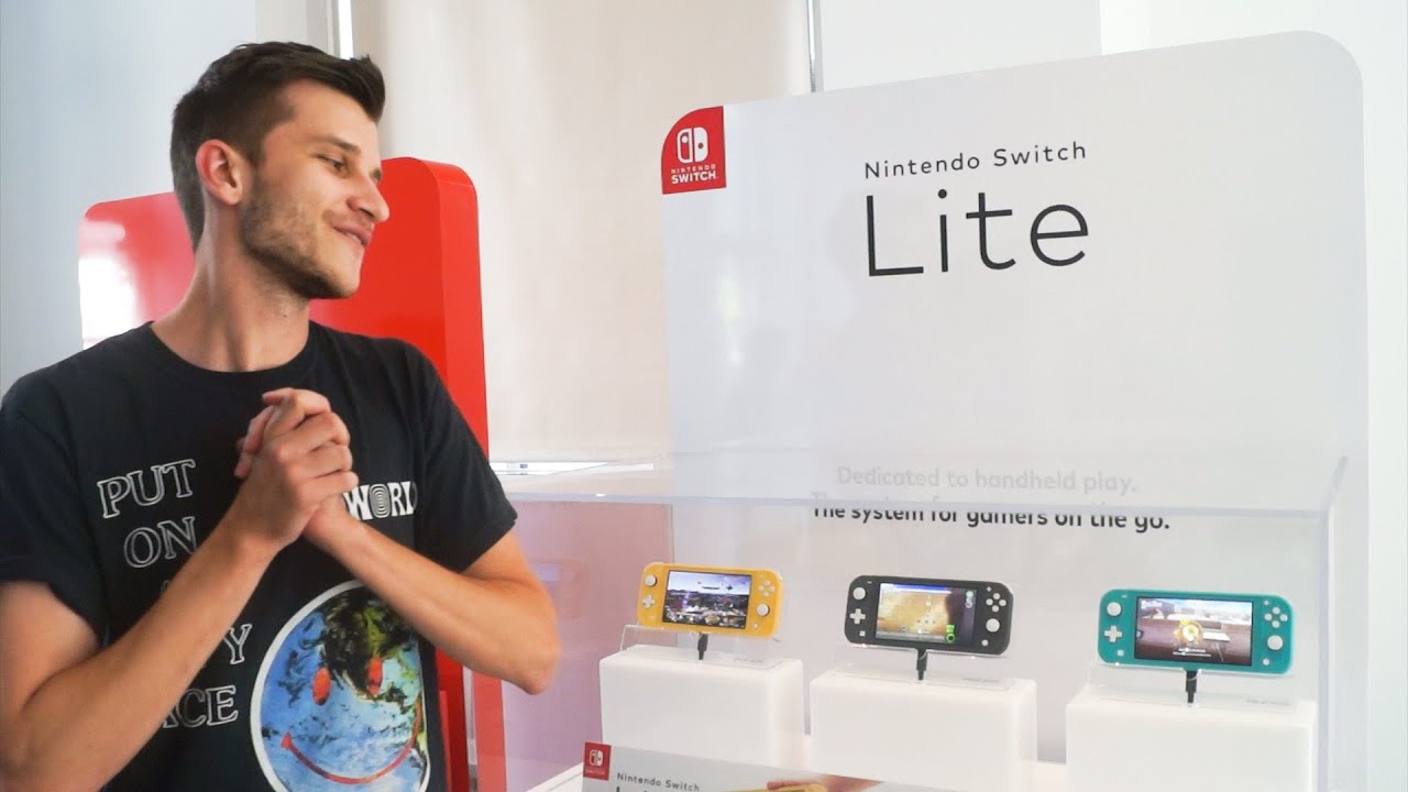 First Look At New Nintendo Switch Lite Console! - YouTube
