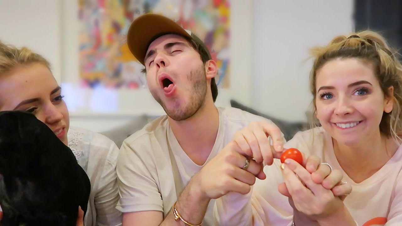 WHAT'S IN MY HAND CHALLENGE!! - YouTube