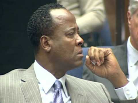 La voz de Michael Jackson sedado aparentemente