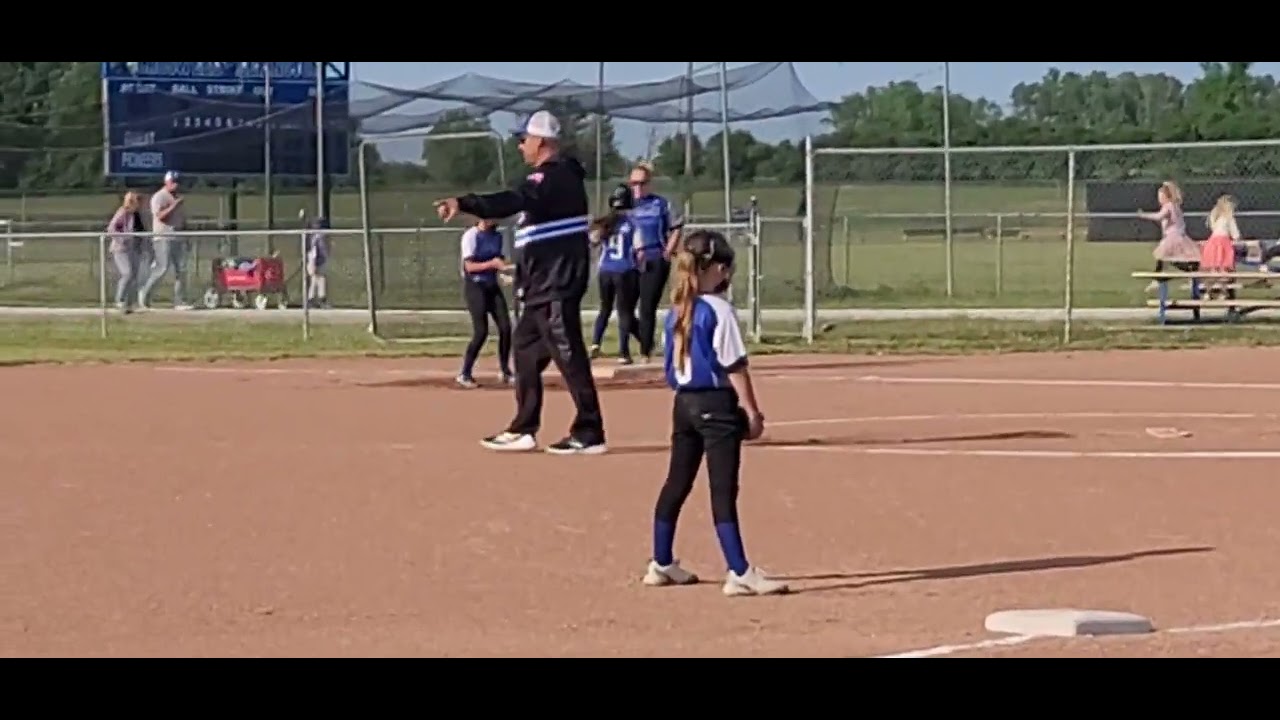 Riley running the bases - YouTube