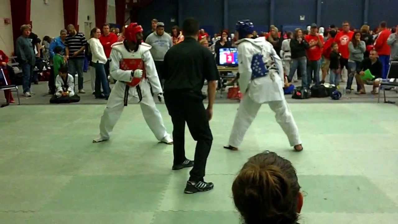 Jordan Relford (red) vs Travis Wissbroecker (blue) Rnd 2 2013 ...