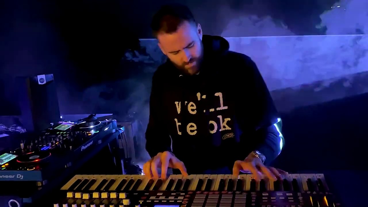 GUNSHOTS - Annabel Turner & Gareth Emery - Official Live Music Video ...