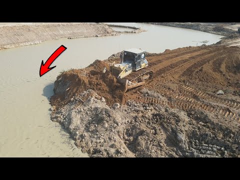 Daily Activities Power Dozer KOMATSU D60 Pushing land in mud build road ...