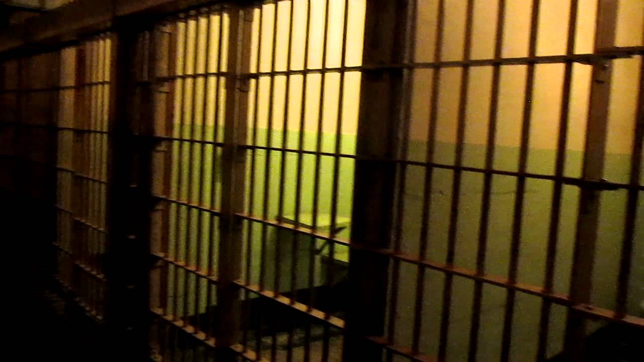 Alcatraz night tour - cell door slam Dec 2011 - YouTube