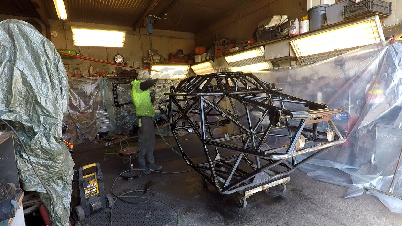 FJ40 buggy chassis painting, airless sprayer - YouTube