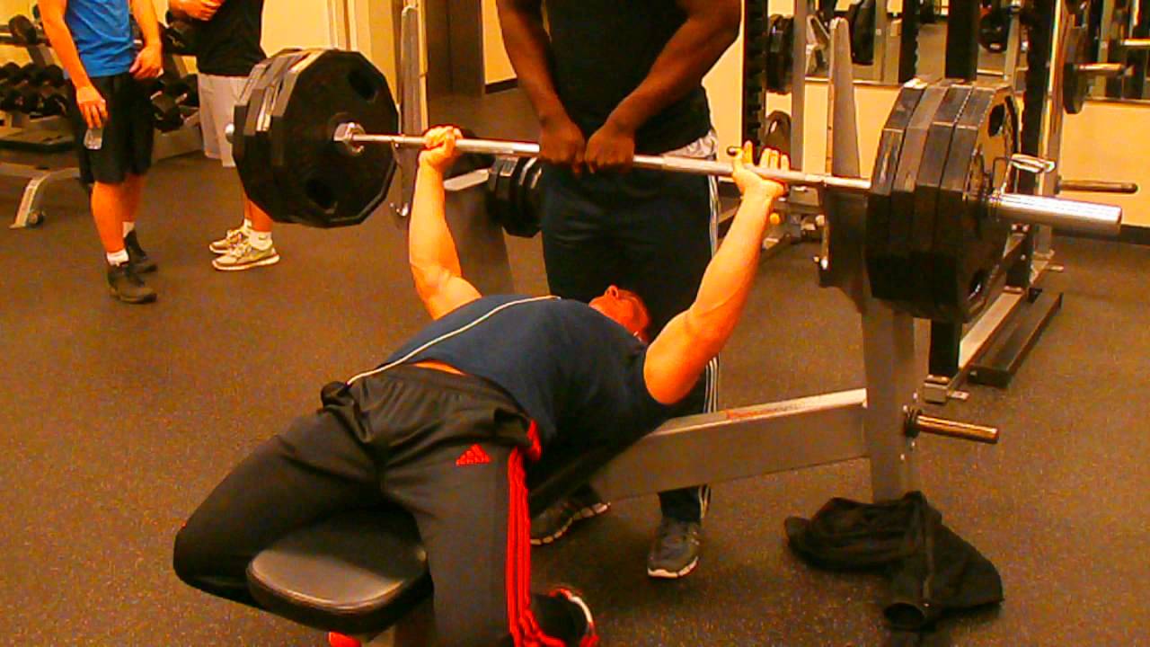Michael Phaup 405 bench press @ 6' 195 - YouTube