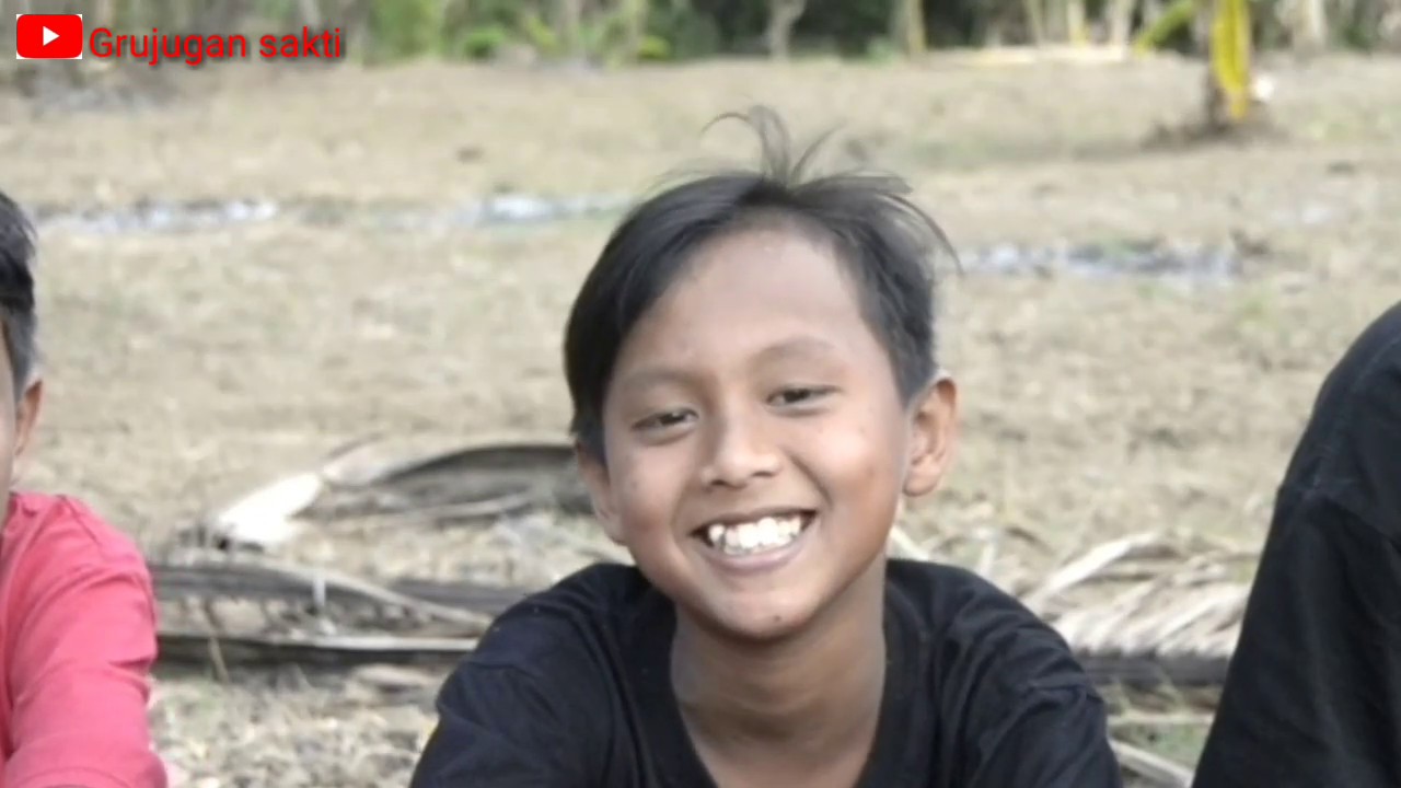 FILM NGAPAK KARYA ANAK BANGSA ("BULE NYASAR") Film ngapak lucu banget ...